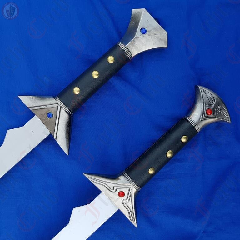 Drizzt’s Twin Sabres Icingdeath & Twinkle Sword Set Replica