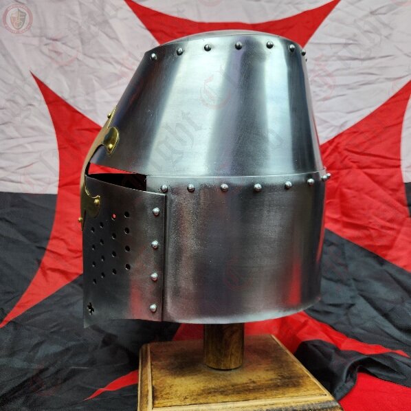 Templar Crusader Great Helm