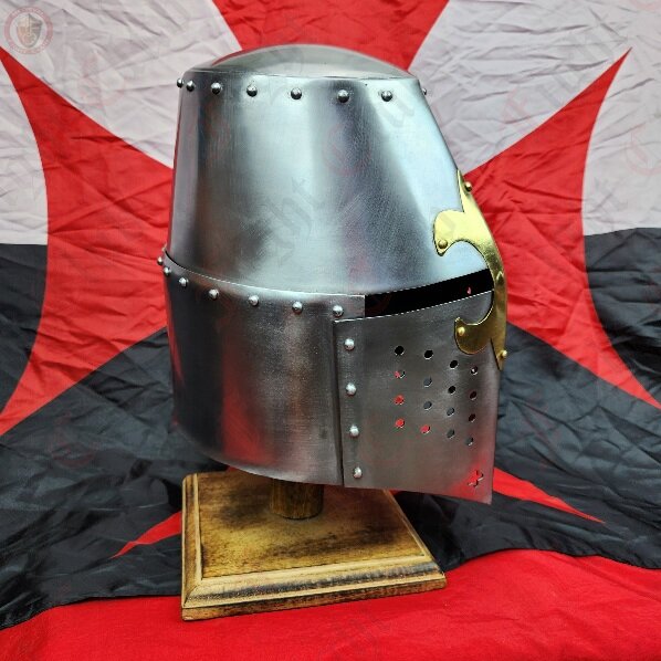 Templar Crusader Great Helm